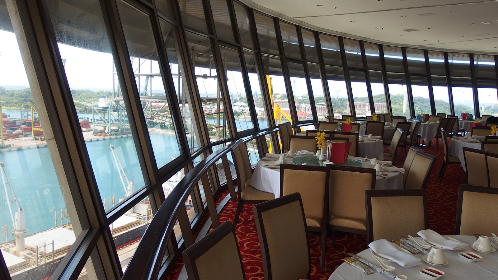 SuMMeR LoVes To Eat! Singapore Food Blog: Prima Tower Revolving ...