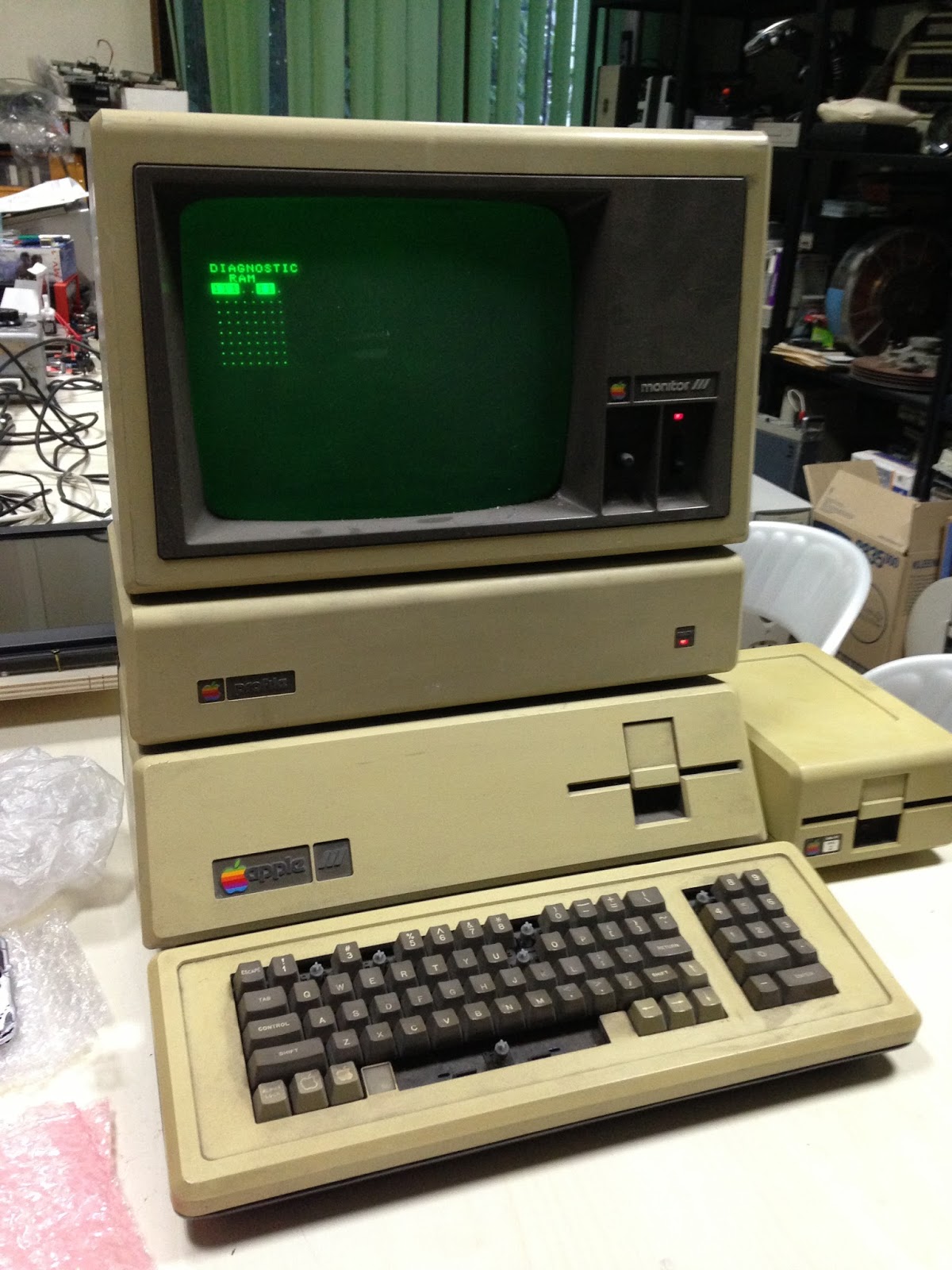 comPVter: Apple III e Macintosh Classic
