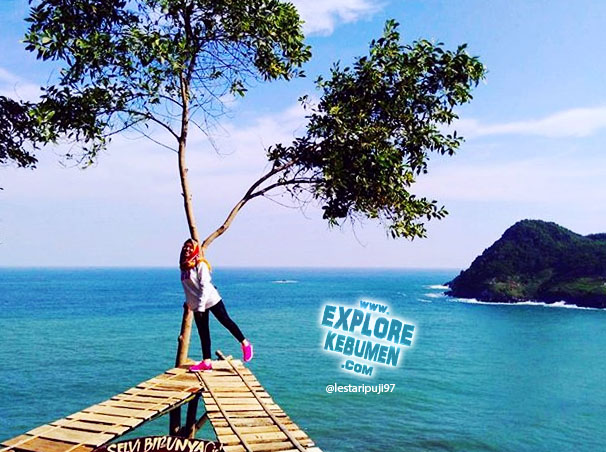 Pesona Wisata Pantai Watu Bale Desa Pasir Kebumen | Visit Indonesia