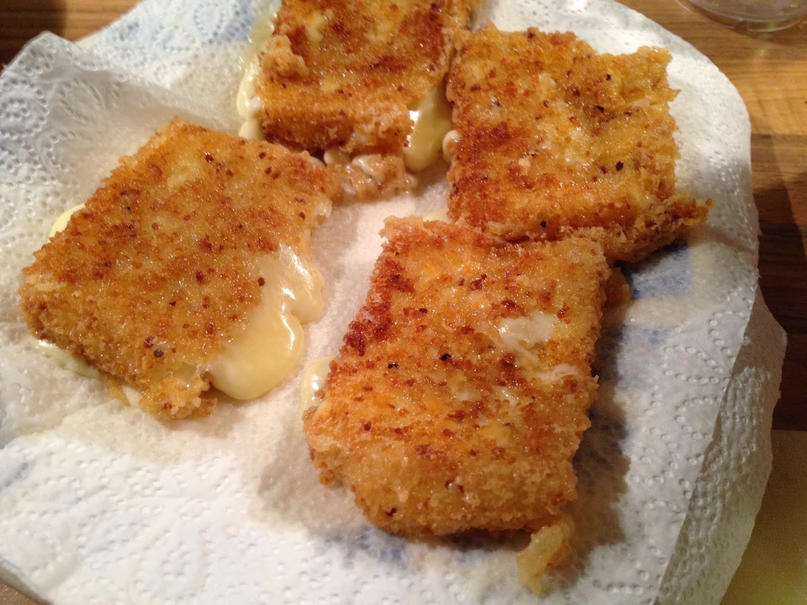 Gebratener Käse (Smazak) ~ LuboBase