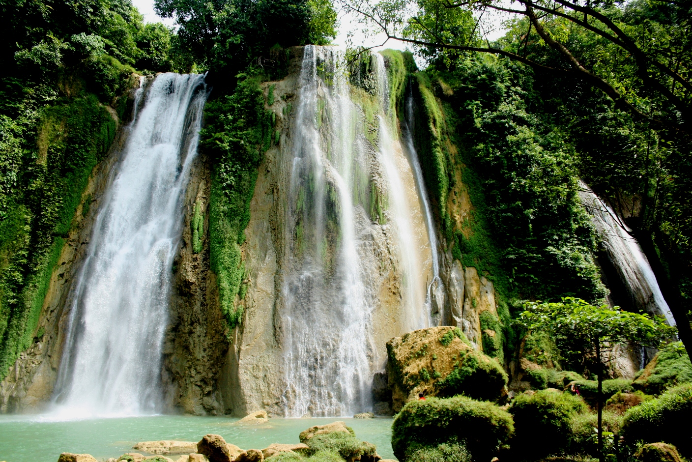 wisata religi dunia: Air Terjun ( Curug Cikaso )Sukabumi Jawa Barat