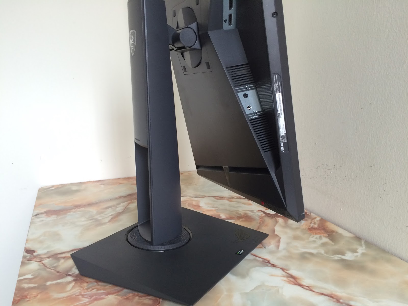 Unboxing & Review: ASUS ROG SWIFT PG27AQ 4K G-SYNC Gaming Monitor