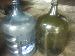 Gudang Barang Lawas: BOTOL KACA/BELING SUPER BESAR [ terjual/sold out ]