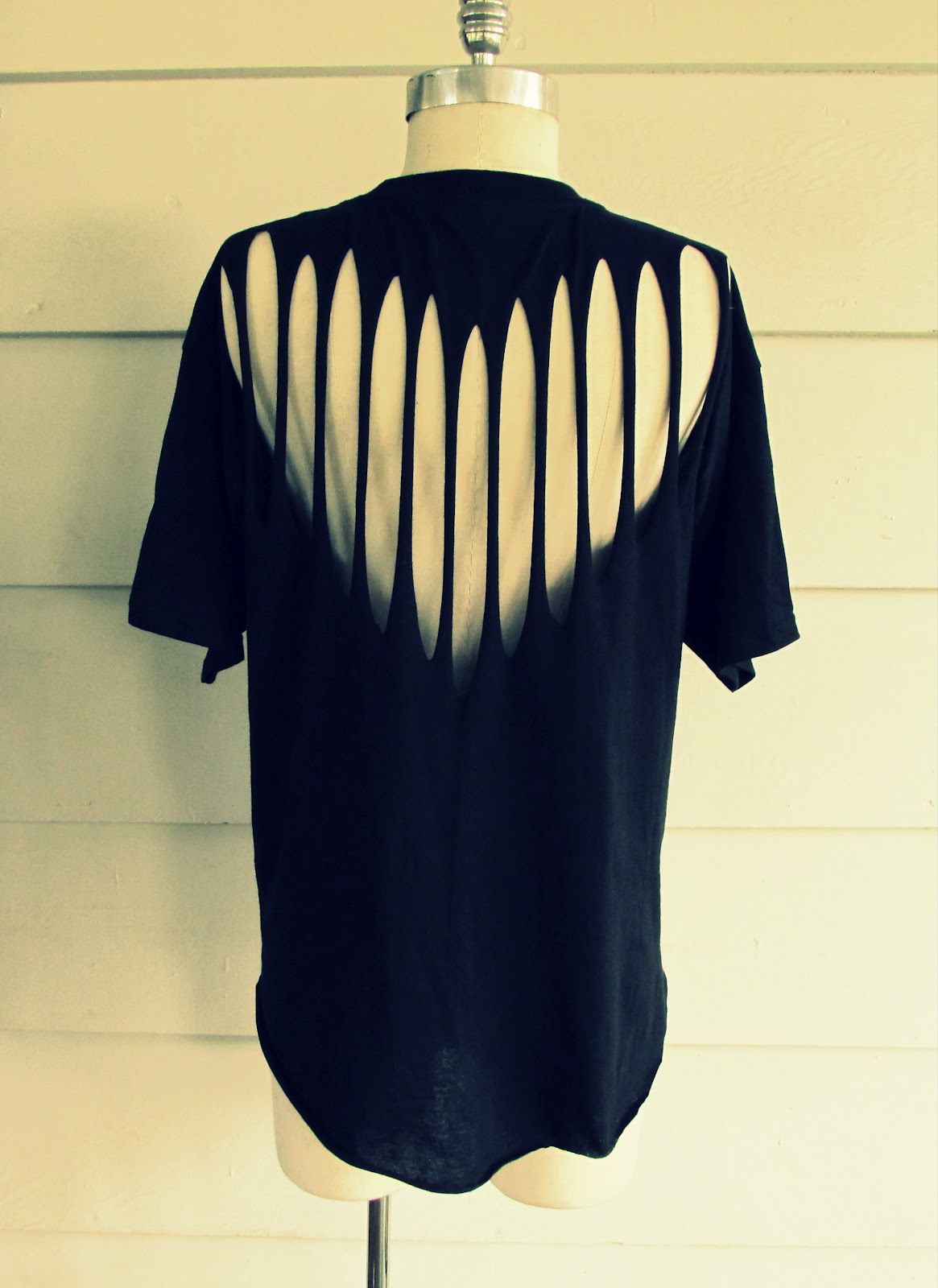 WobiSobi: No Sew, Lyrics and Music, Slashed Tee: DIY