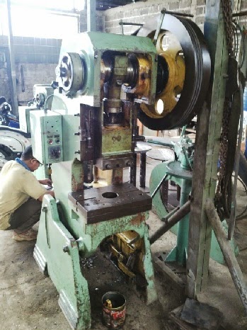 Jual Mesin Bubut Bekas: Jual mesin Pon Plat punch 160T 150T 100T 60T ...