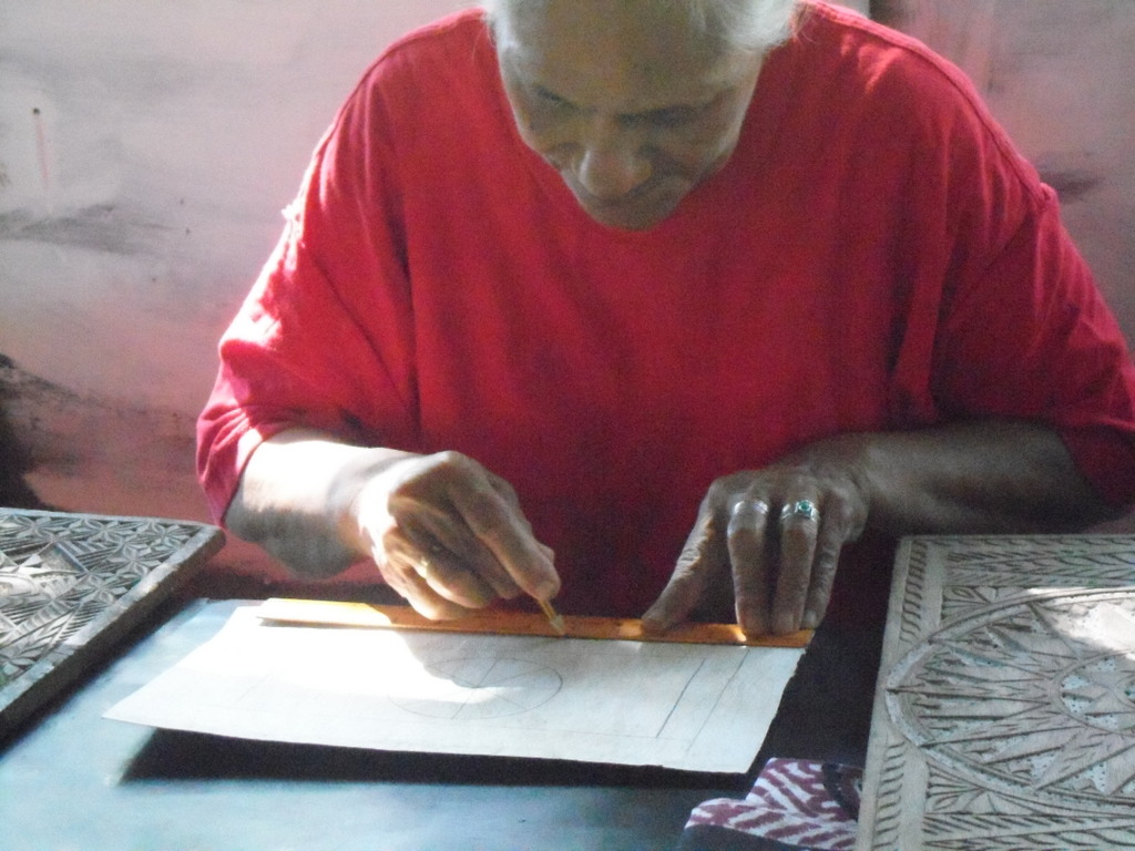 Adventures in the South Pacific: MAKING TAPA