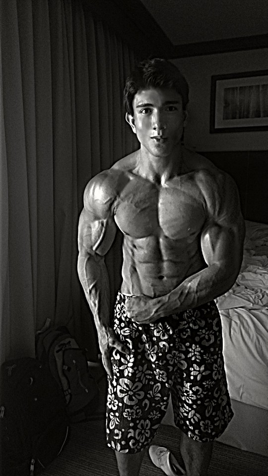 the beauty of male muscle: Daniel