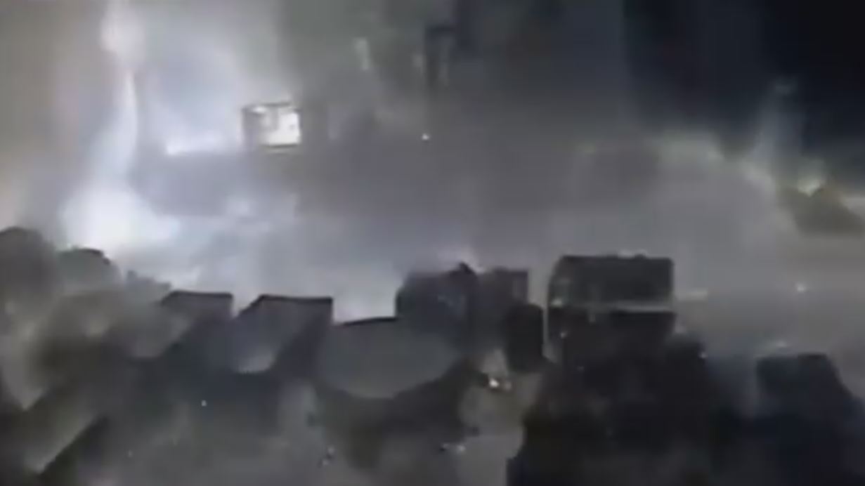 MEC&F Expert Engineers : Molten aluminum hitting water is the apparent ...