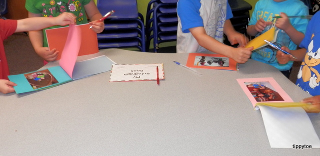 Tippytoe Crafts: Class Autograph Books