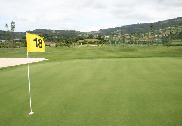 PITCH and PUTT IN SPAIN: DEVA GOLF - Campo Mes de Agosto