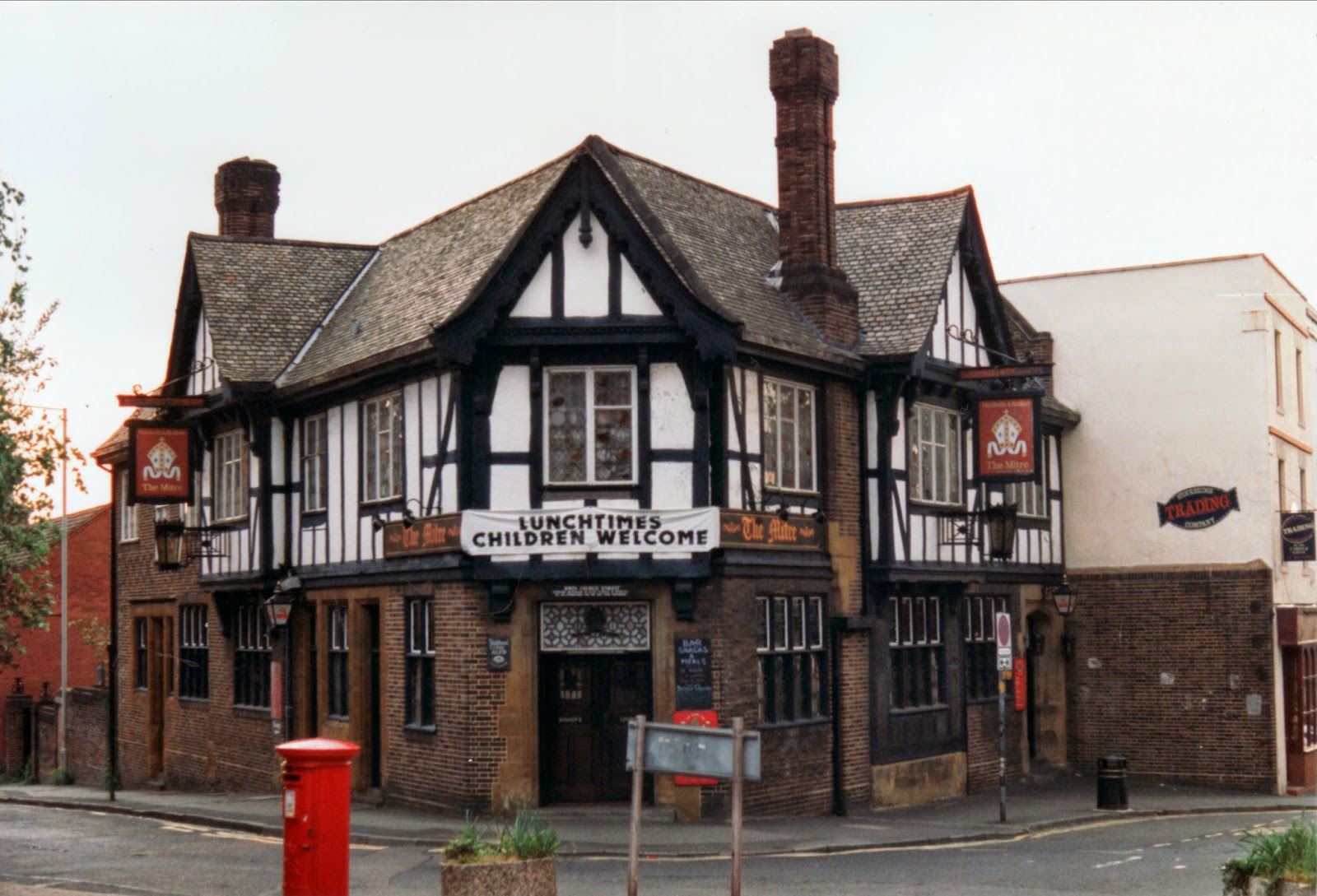 Pubs: Then & Now: #150 The Mitre Inn, Stourbridge, Worcestershire ...