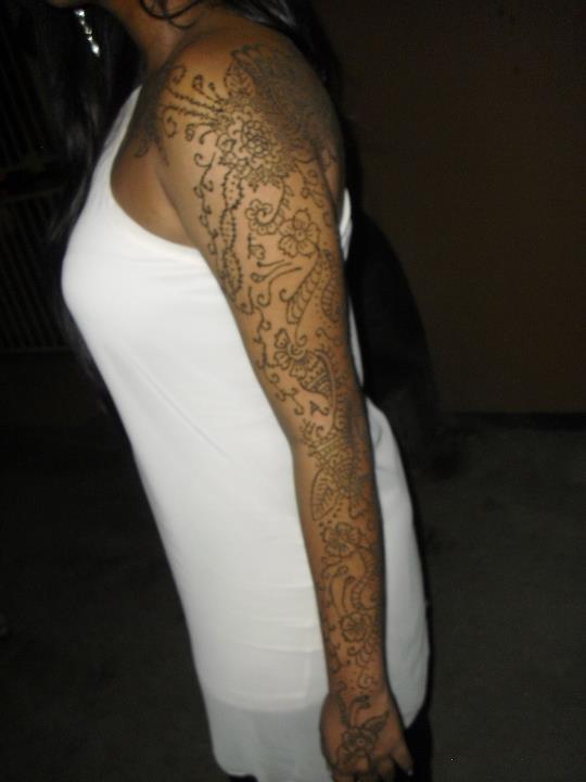 Glitter Mehndi Body Art - Latest Glitter Tattoos - Henna Mehndi Body ...