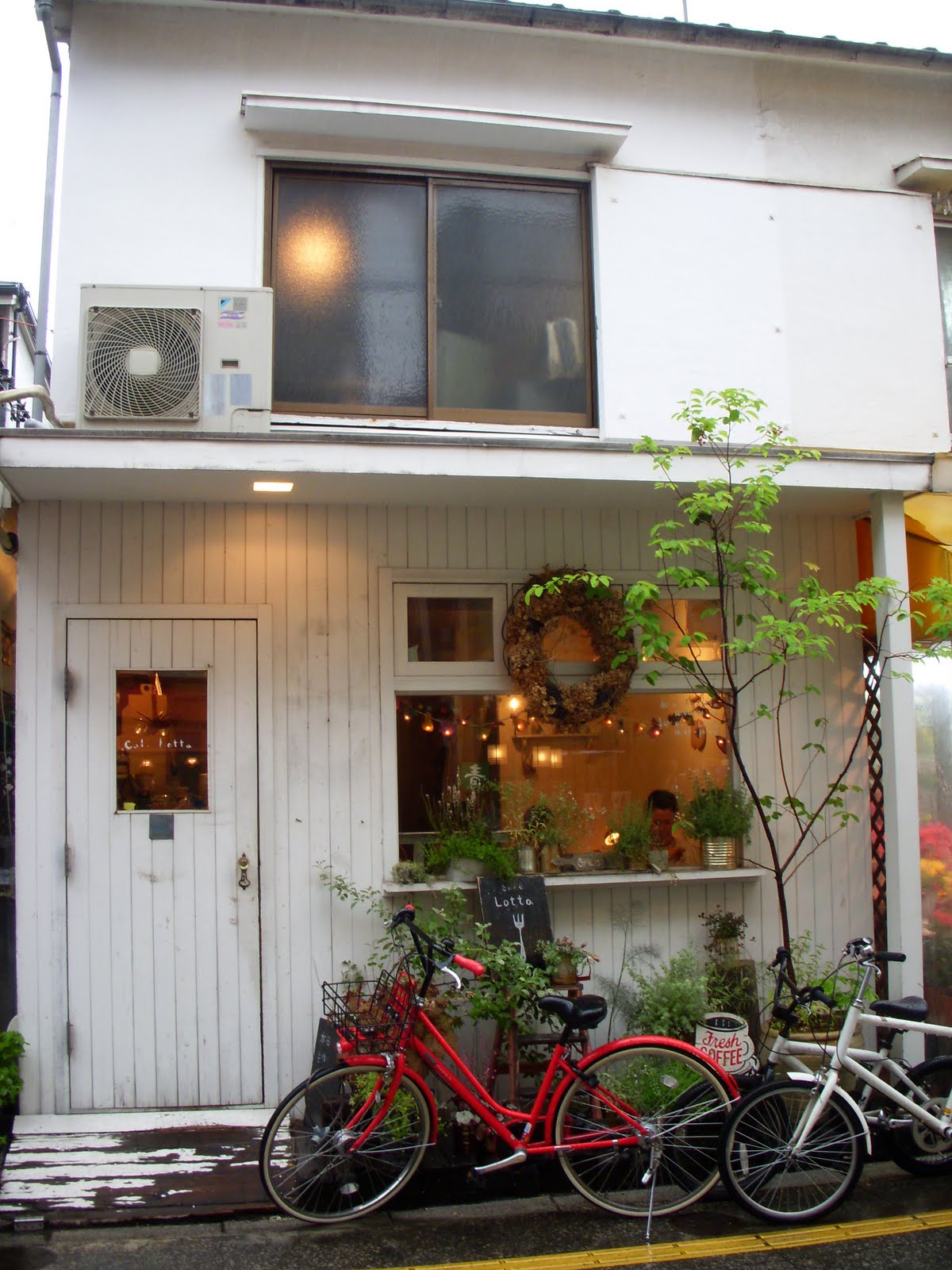 Ern in Tokyo: Cafe Lotta / カフェロッタ