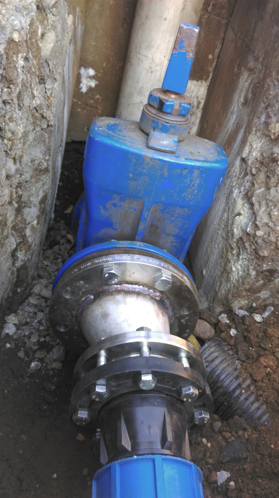 On Track at the Strathspey Railway: Plumbing in Water Crane at Boat of ...
