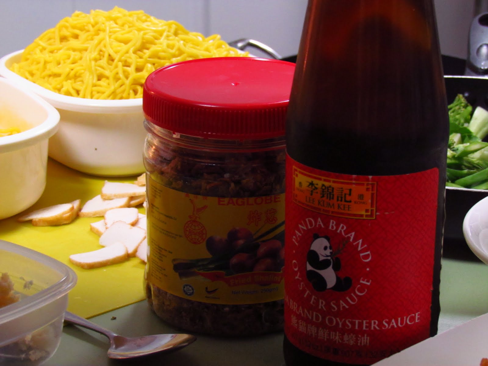 Spoonful of sugar - Life's little temptations: Inchi kabin, yee mee and ...