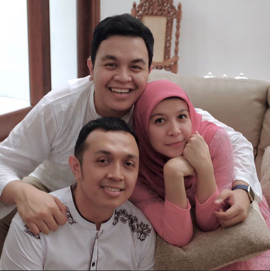 Profil dan Biodata Tulus Lengkap Dengan Foto Terbaru