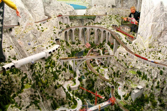 World Of Technology: The Largest and Most Realistic Model Railway Ever ...