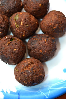 Vaniensamayalarai: Mutton Kola Urundai - Madurai Kumar Mess Special