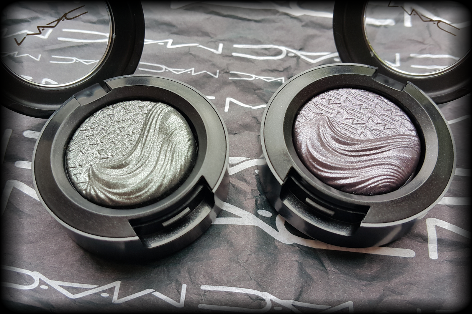 MAC In Extra Dimension Far - Legendary Lure & Fathoms Deep | Makyaj ...