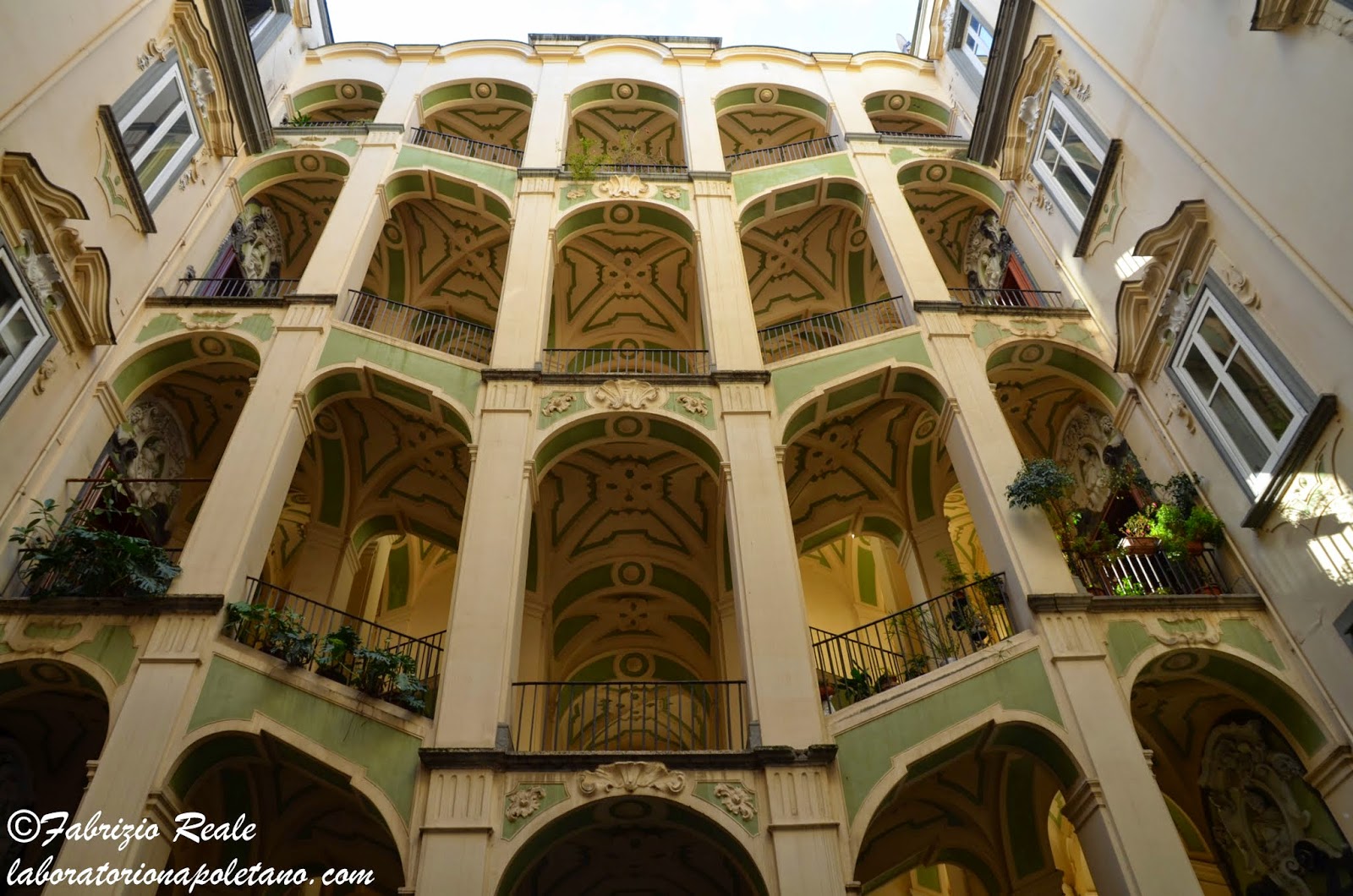 LaboratorioNapoletano.com: Il palazzo dello Spagnuolo: capolavoro del ...