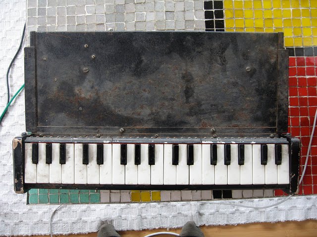 MATRIXSYNTH: Gibson Clavioline France Selmer ondioline synthesizer