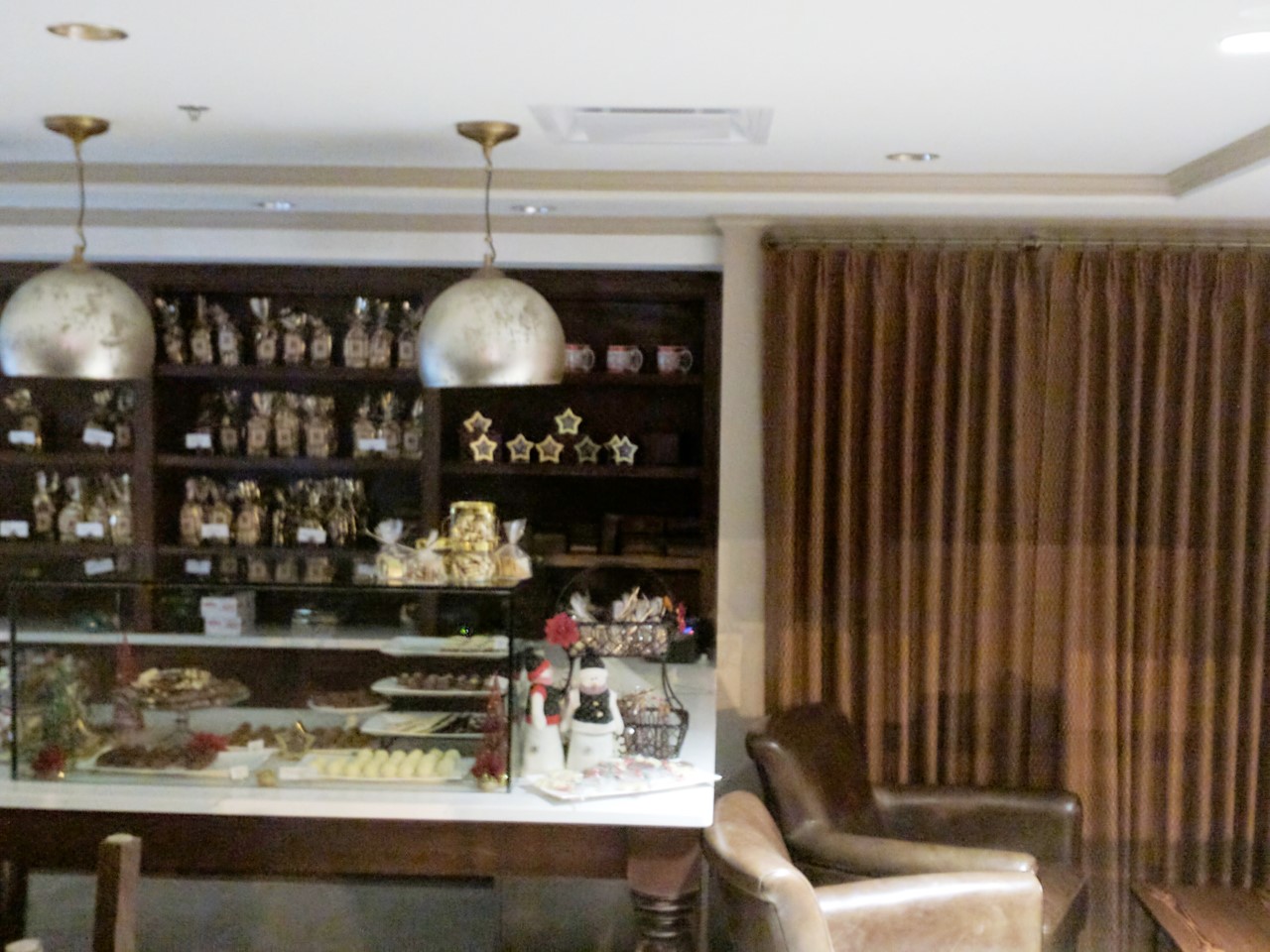 Robert Dyer @ Bethesda Row: Bethesda Chocolates finally opens (Photos)