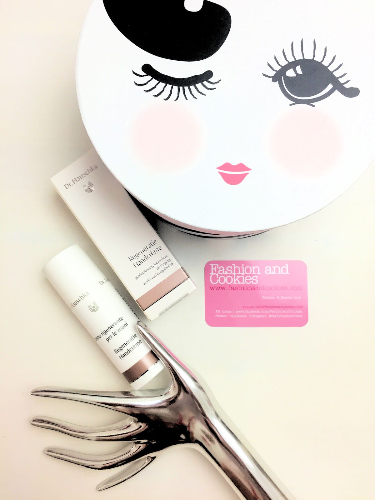 Dr. Hauschka Crema rigenerante per le mani | Fashion and Cookies ... Dr. Hauschka Crema rigenerante per le mani | Fashion and Cookies ...