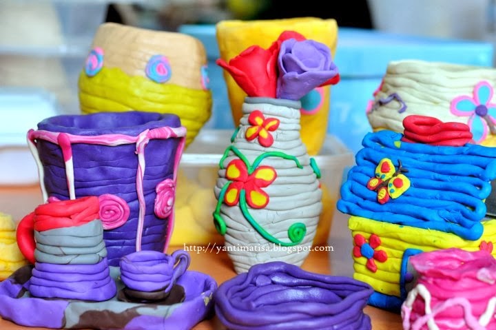 Dunia Seni Visual Sekolah Rendah: Kursus KSSR DSV Tahun 2 : Tembikar