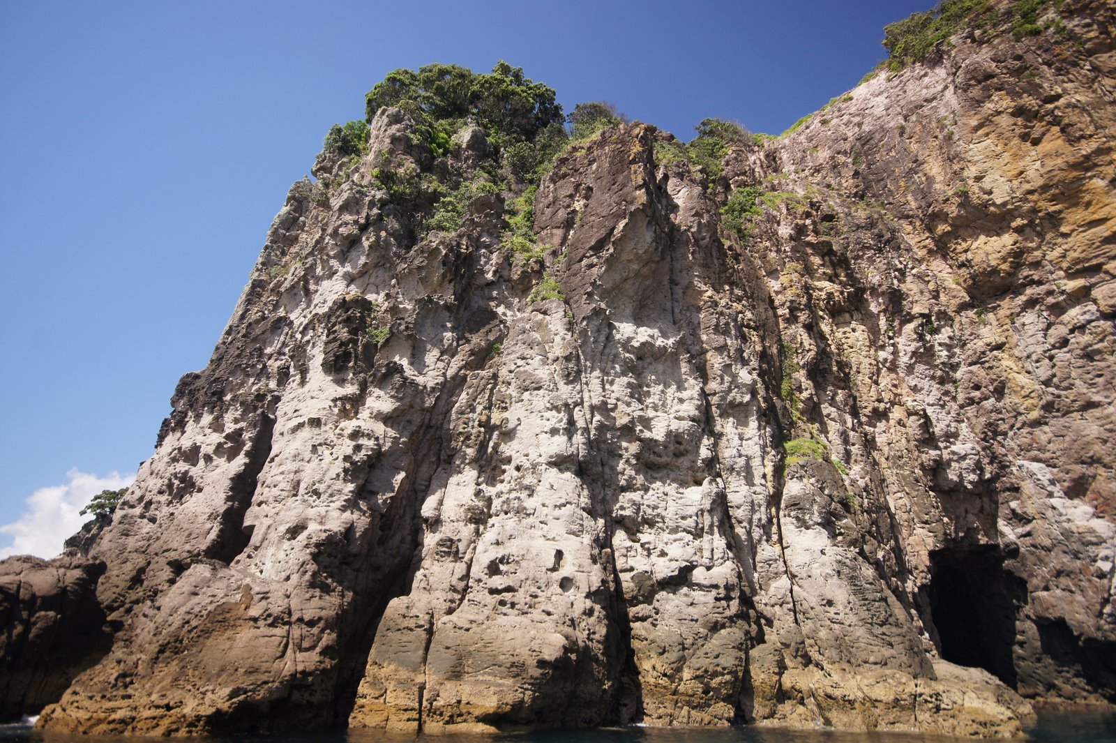 Magi and Sam: Mercury Bay, the beautiful escarpments and famous bays ...