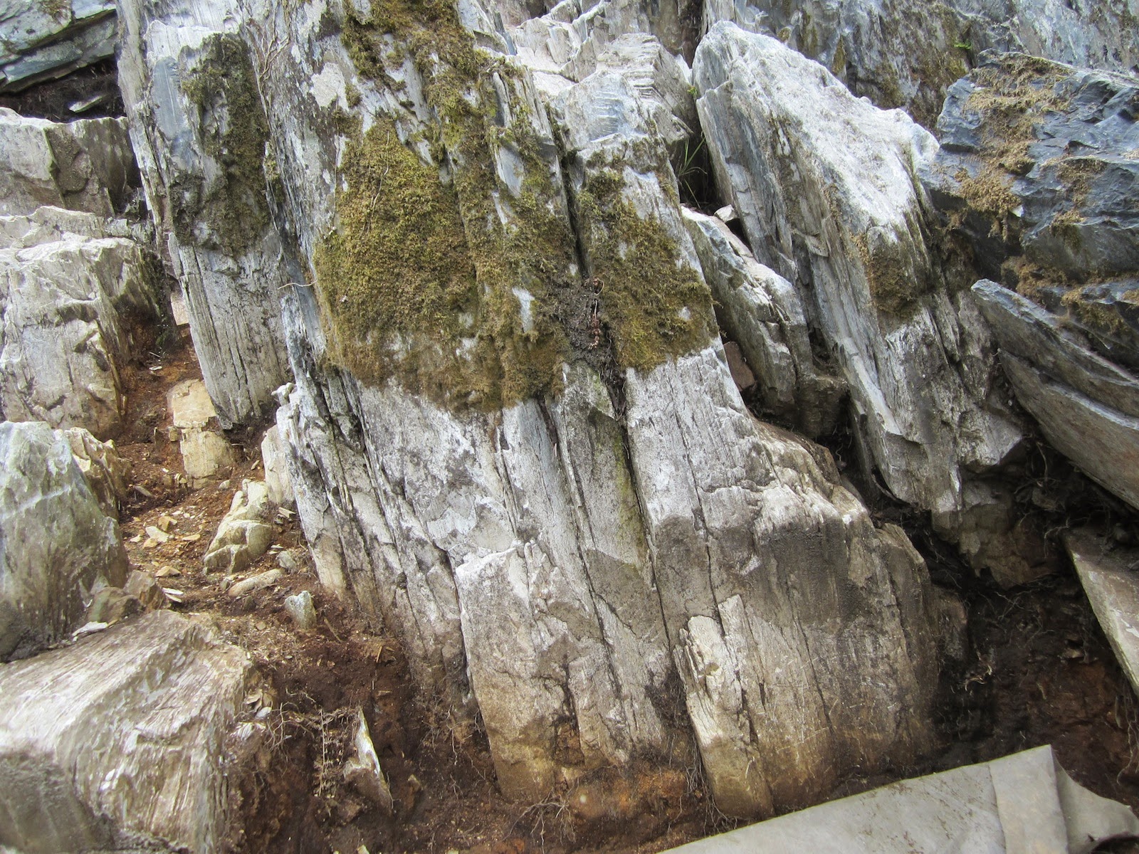 Stonehenge and the Ice Age: Craig Rhosyfelin -- a seriously cracked-up crag
