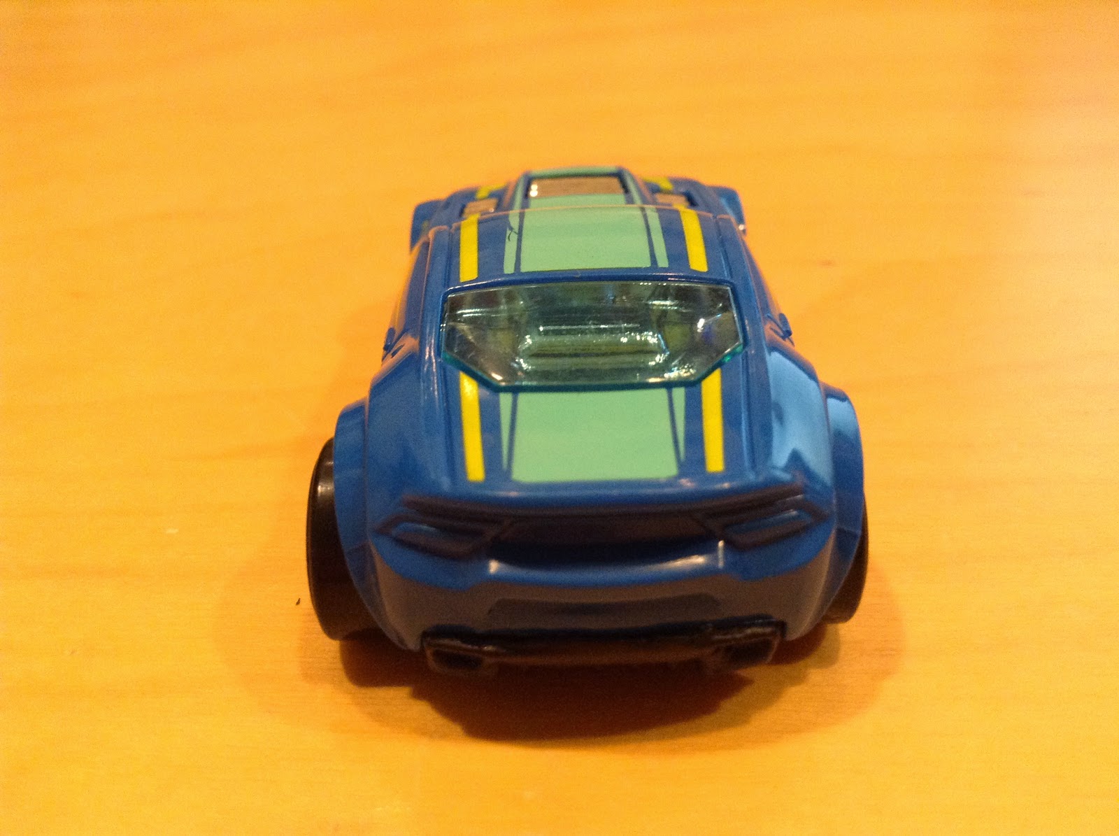 JULIAN'S HOT WHEELS BLOG: Torque Twister (2015 Mystery Models #12)