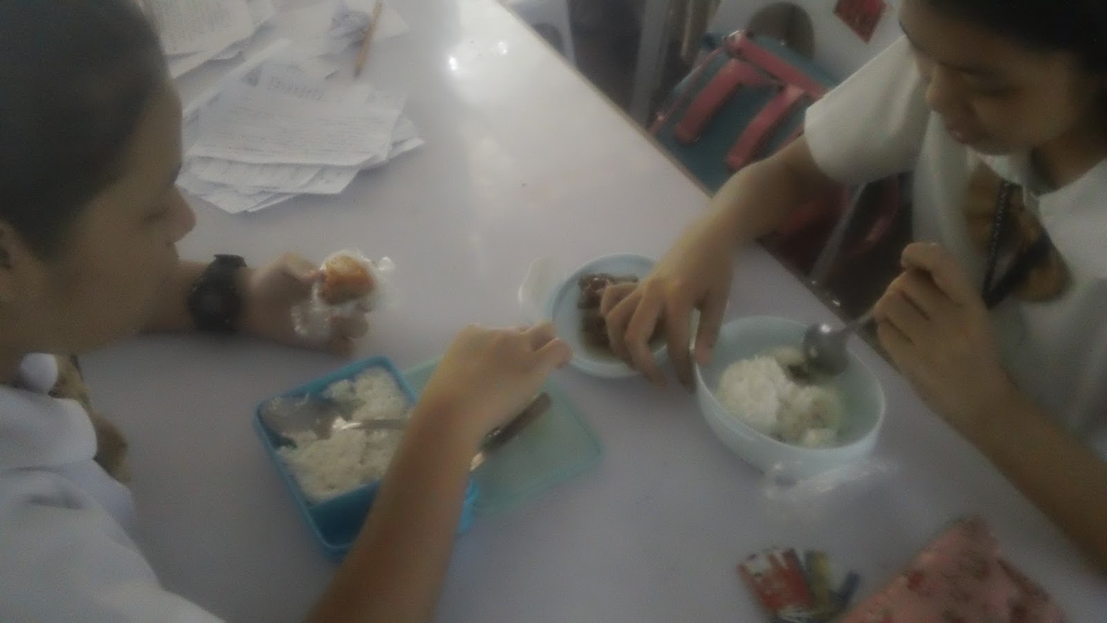The Life of a Filipino High School Student: How Filipino Students Eat Lunch