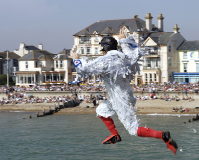 BOGNOR REGIS INTERNATIONAL BIRDMAN COMPETITION FROM ENGLAND!