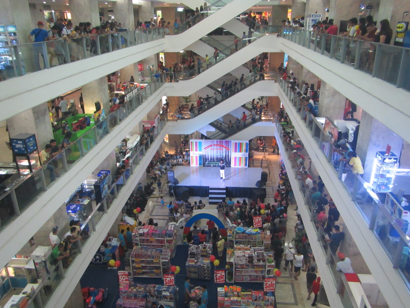 LEXICAL CROWN: ARANETA CENTER