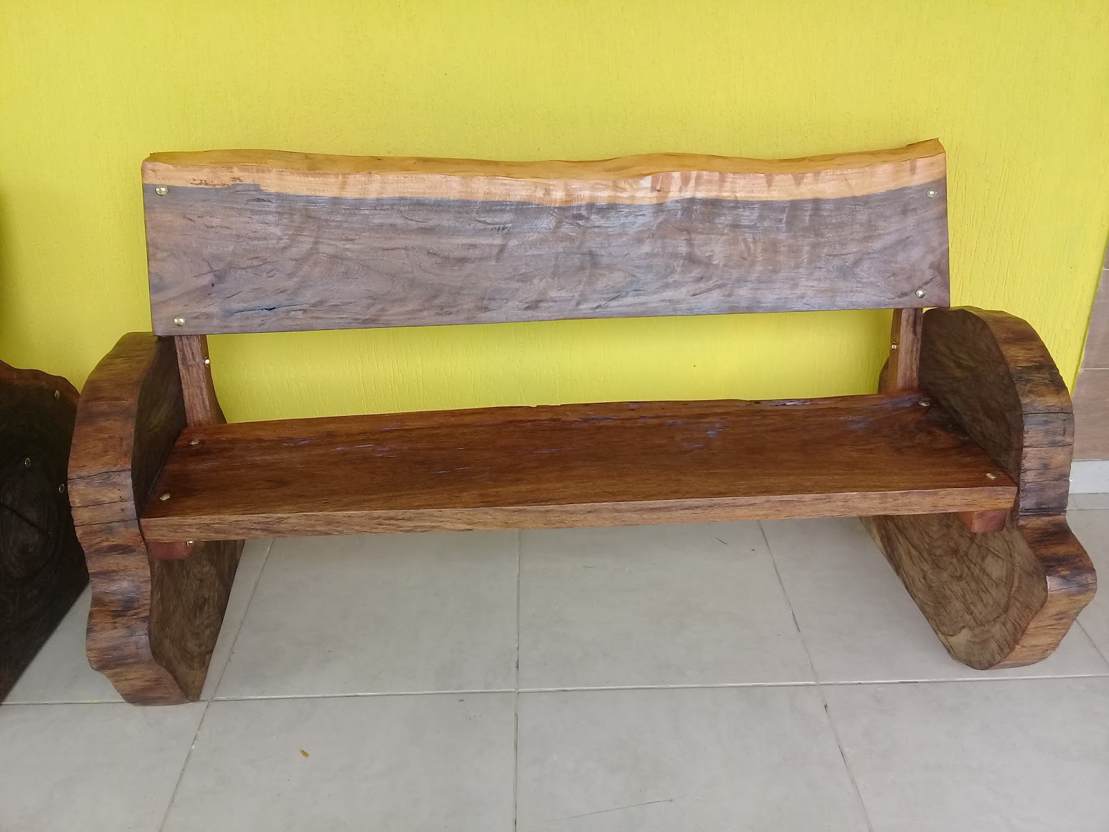 Banco em Madeira Rústico: maio 2019
