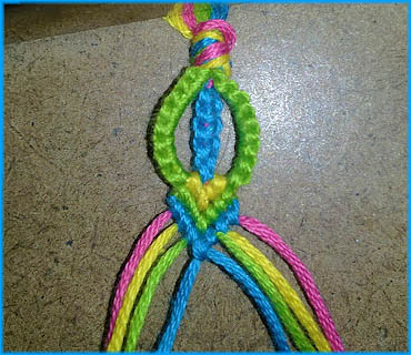 Anne's Handspun: Square Chained Chevron Friendship Bracelet Tutorial