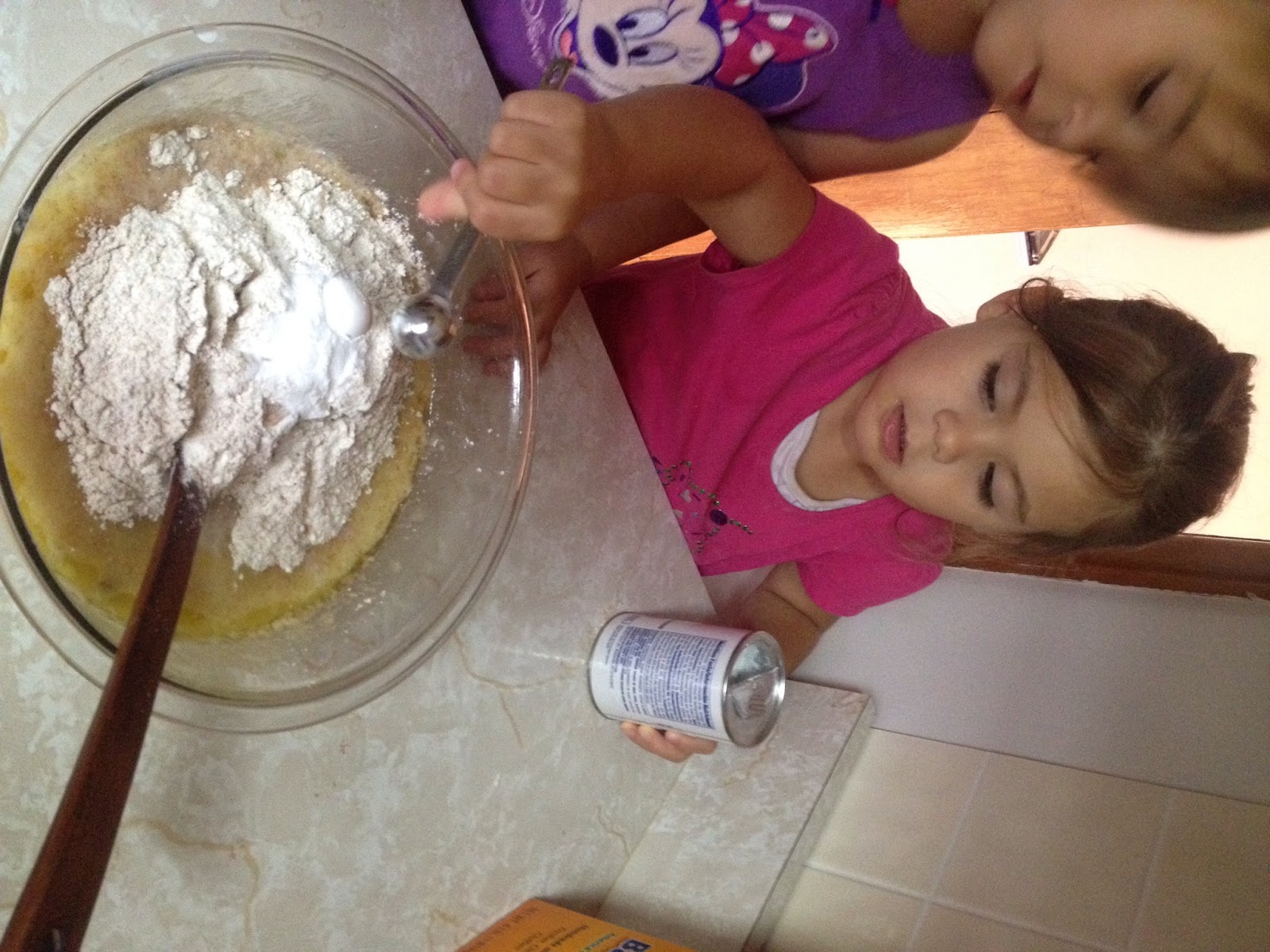 Kayla Jaye: Kayla makes Whole Grain Banana Bread