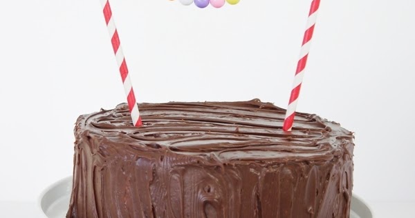 3 Easy DIY Cake Bunting Ideas to Make - Party Ideas | Party Printables Blog