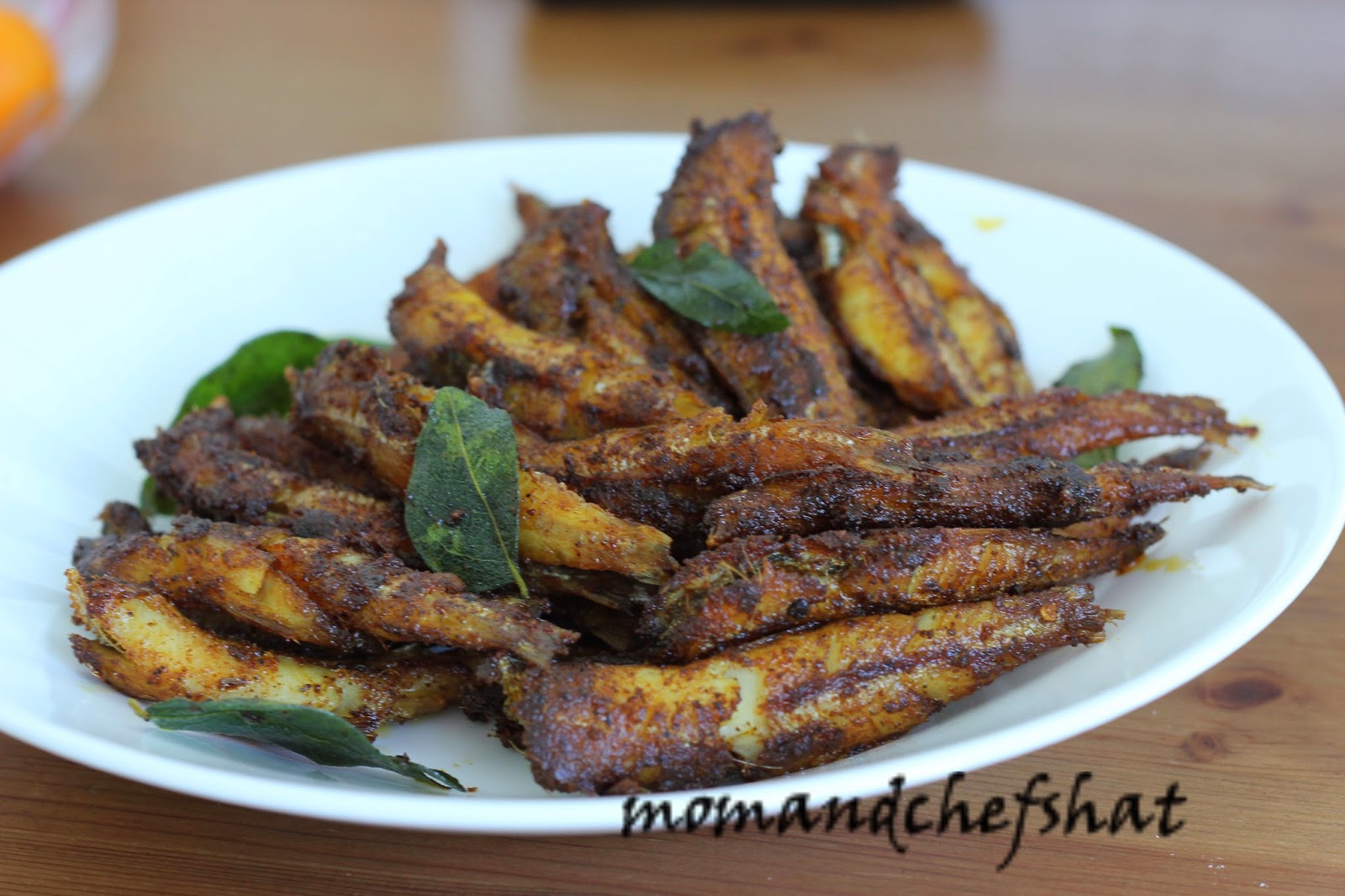 Cooking in mommy's shoes: Netholi Varuthathu/Podimeen Varuthathu ...
