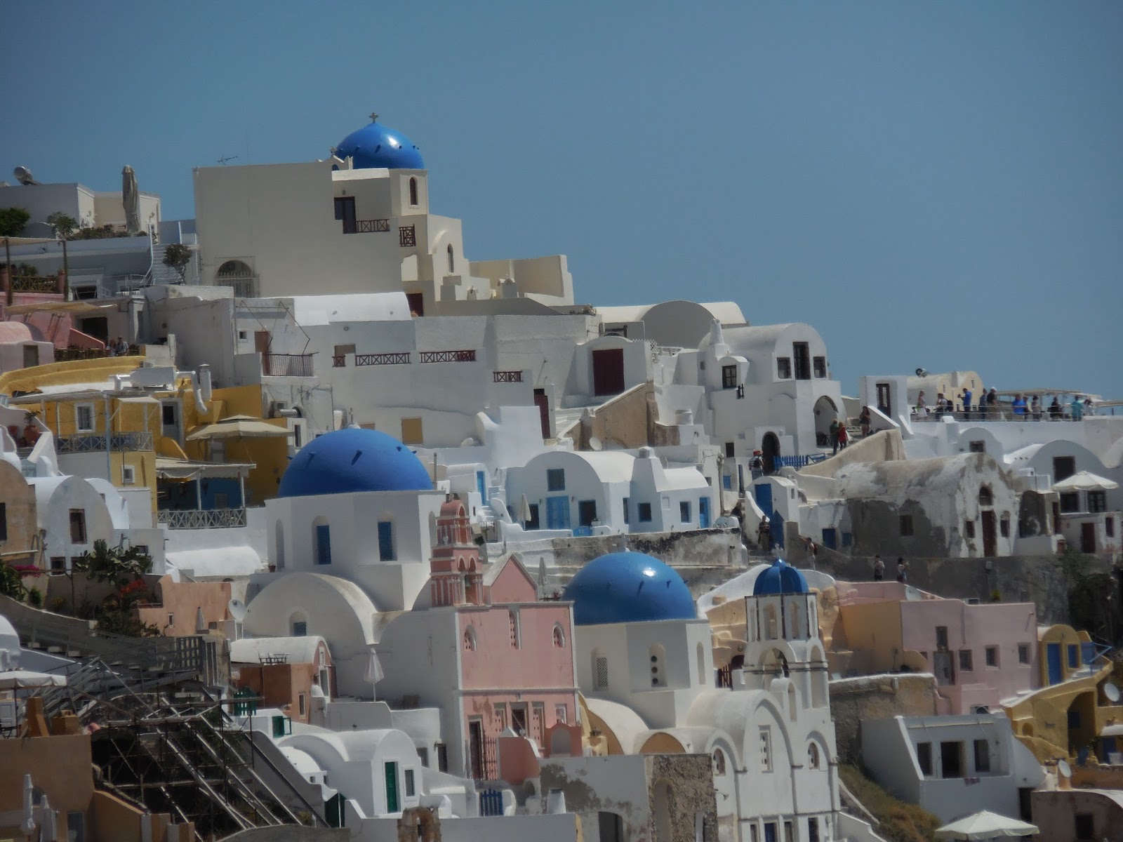 The Thrifty Gypsy's Travels : Oia, Greece ~ Where the Town IS the ...