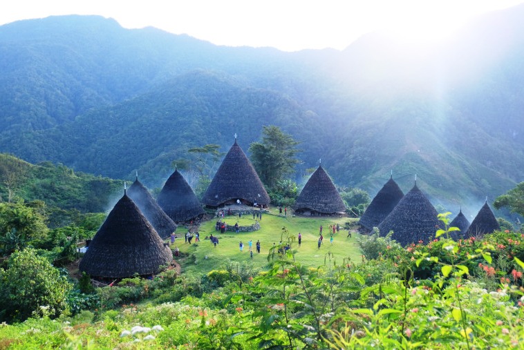 Wae Rebo, Desa Unik dan Mempesona di Flores