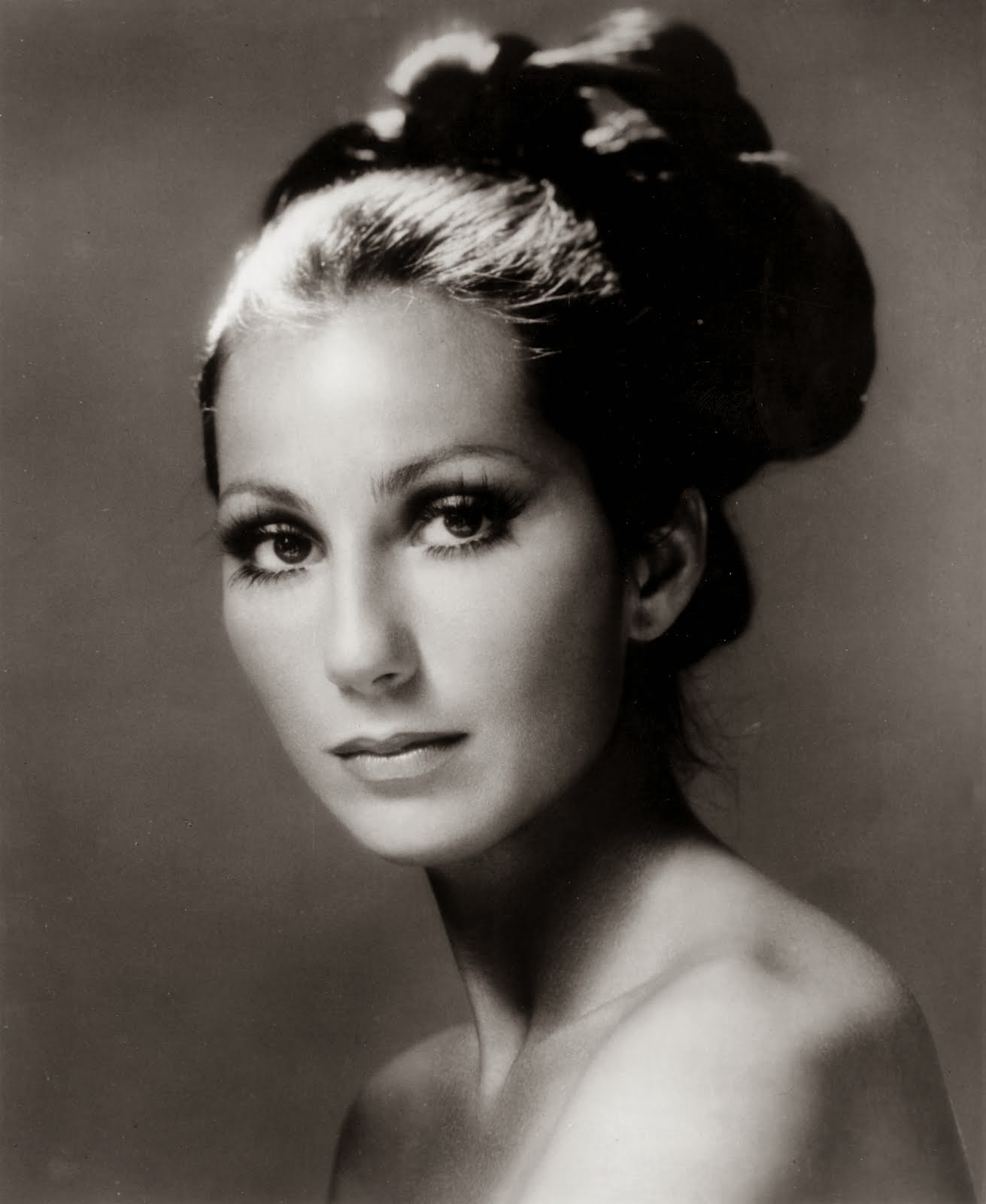 Museo LoPiù: Tribute to Cher (Cherilyn Sarkisian, El Centro, California ...