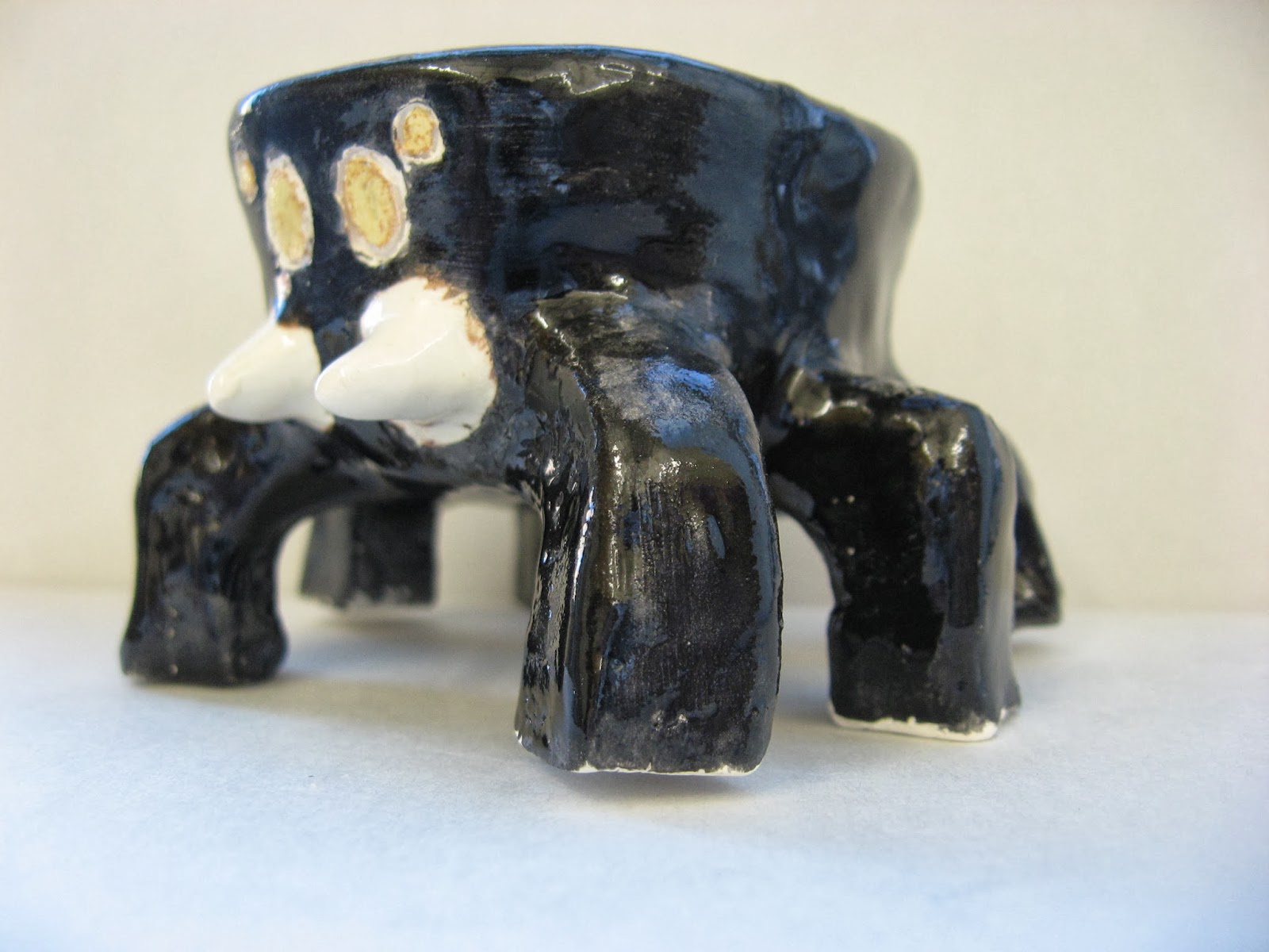 tommy's portfolio: Spider Pinch Pot