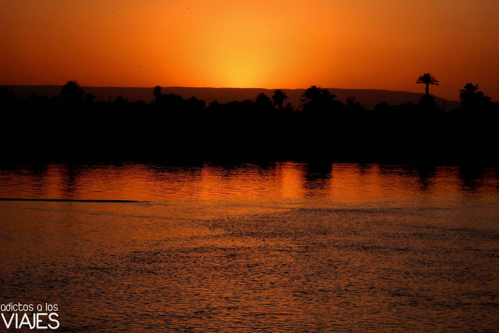 Atardecer sobre el río Nilo ~ Adictos a los viajes - Blog de viajes