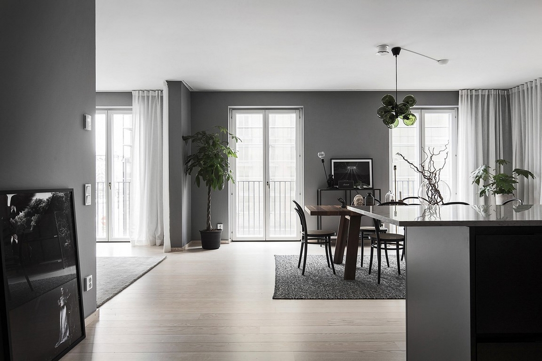 découvrir l'endroit du décor : FONCÉ SUR FONCÉ