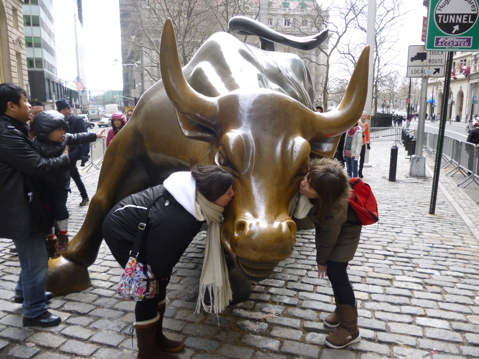 Te llevo en mi valija: las bolas del toro y el sombrero loco