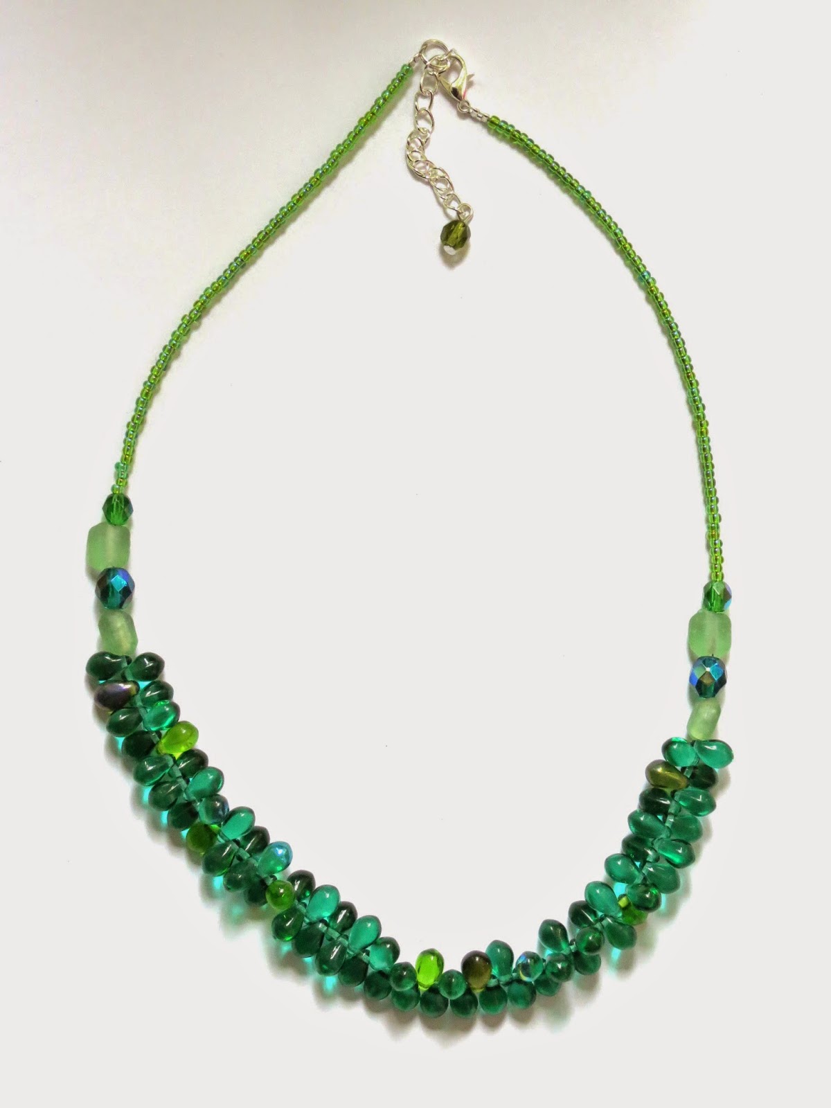 Les bijoux de Julie: Collier vert n° 874