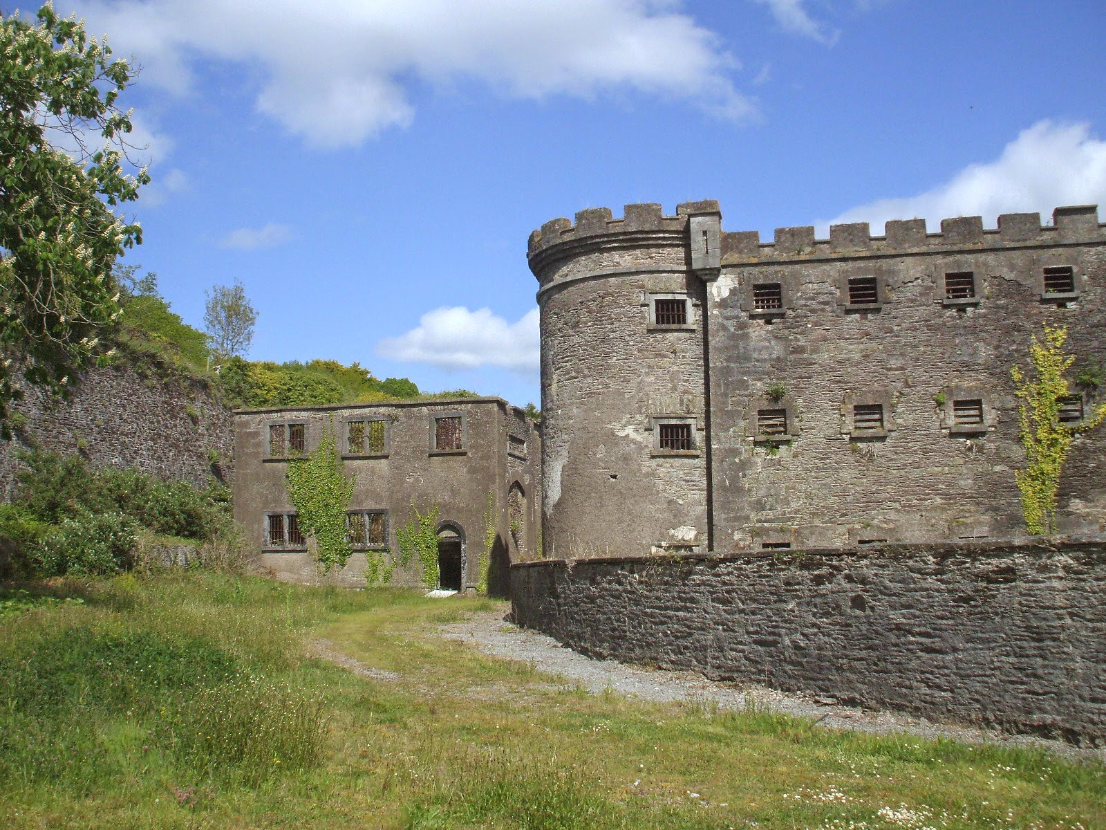 The On-Line Buzzletter: Ireland Trip # 58: A Look at the Architecture ...