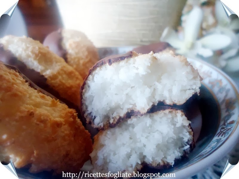 Ricette sfogliate..: BISCOTTI AL COCCO E CIOCCOLATO