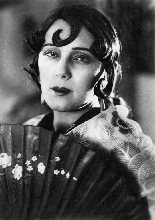 BARCELONA STREET ART: CRISTIAN BLANXER LE DEVUELVE A RAQUEL MELLER SUS ...